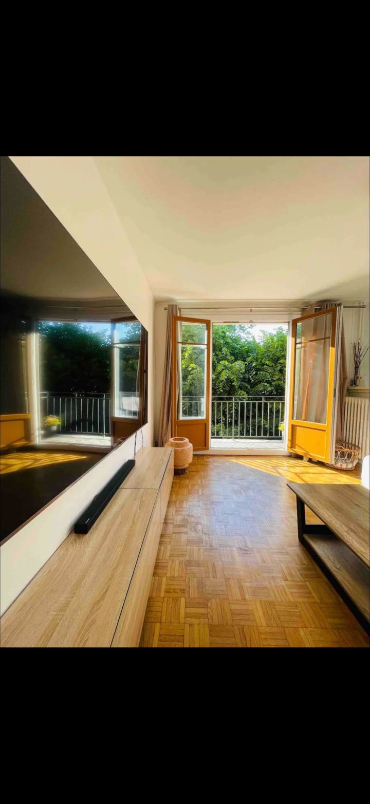 2 Chambres, Balcon, Parking Gratuit, Métro 5 Min. - Rue Saint-Maur