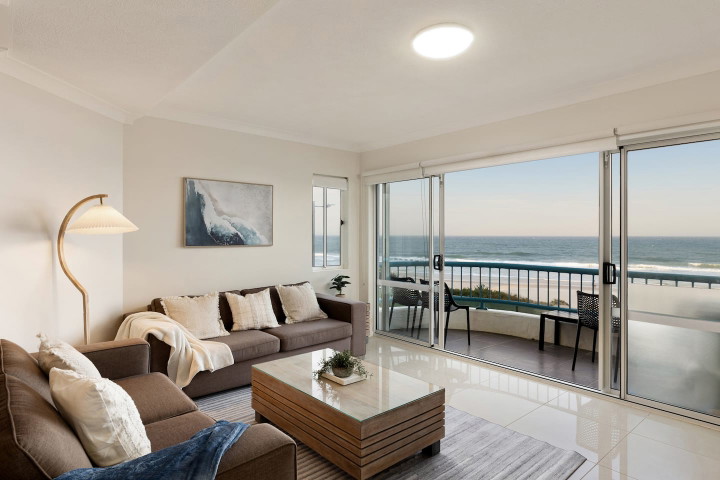 Beachfront Views 2br | Pool, Spa, Parking, Views - Broadbeach