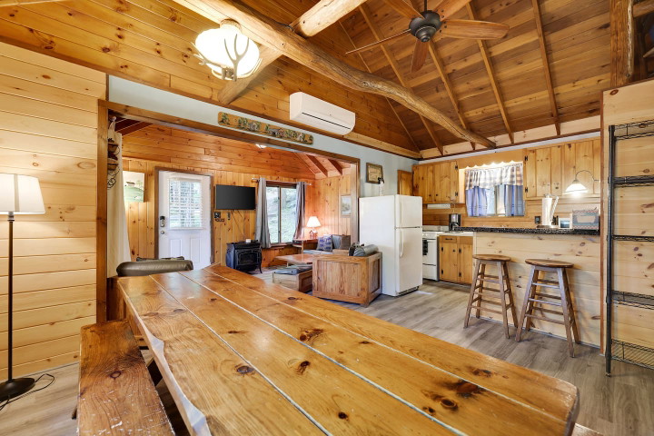 Cozy Lake Cabin #3 W/boatdock - Pennsylvania