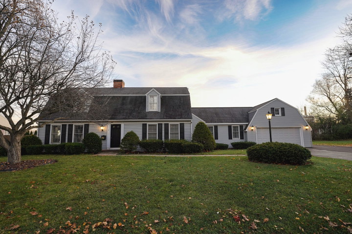 Spacious 7br Home  Hot Tub  Perfect For Longterm - Plattsburgh, NY