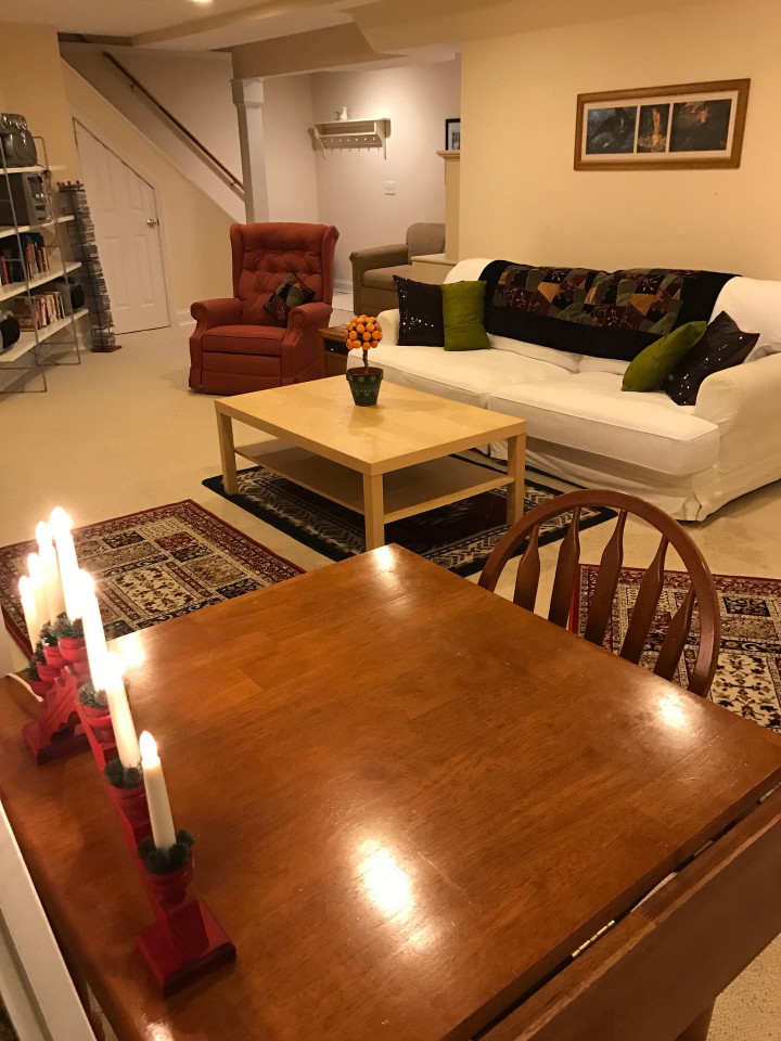 Quiet 2 Bed Room Apt W/ Private Entrance. - Glastonbury, CT