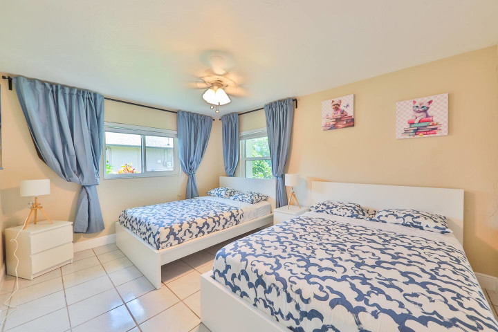 Coastal Heaven Villa | Waterfront Retreat With Pri - Cape Coral, FL