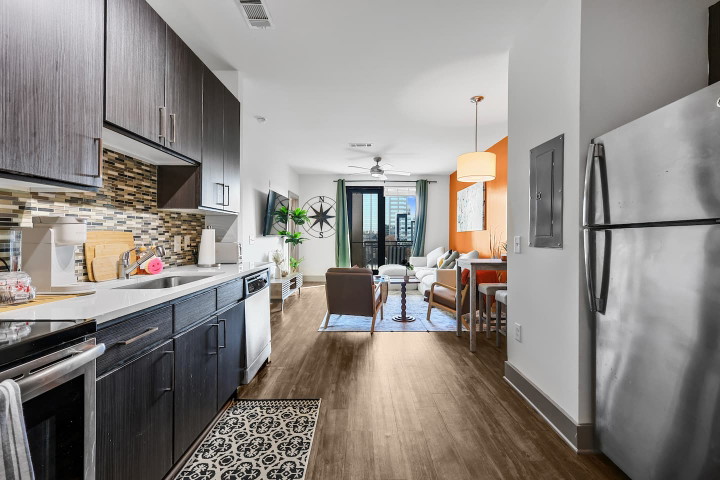 Mins To Broadway. Parking. Pool. Gym. Midtown Nash - Nashville