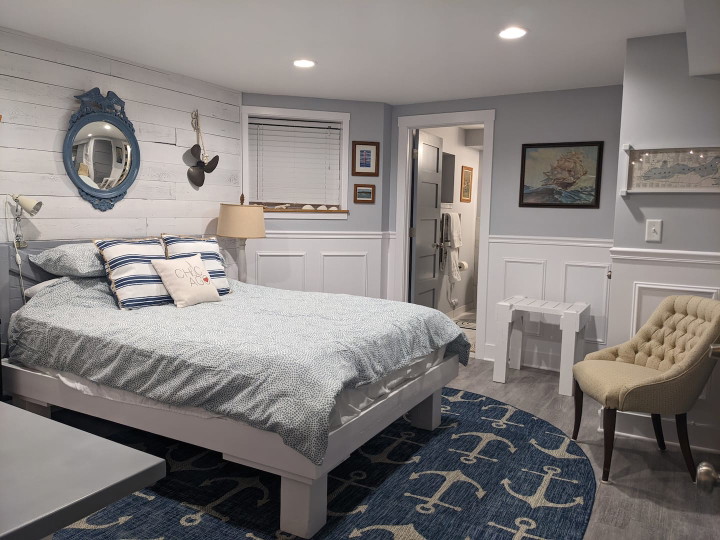 Lincoln Square In-laws Suite: Private Entrance - Oak Park, IL