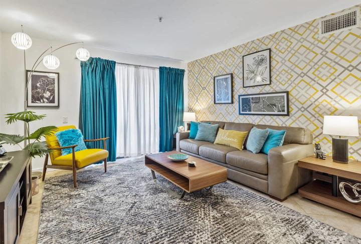 Downtown Oasis. Stylish 2 Br W King Beds. Quiet Complex W Pool. - パーム・スプリングス, CA