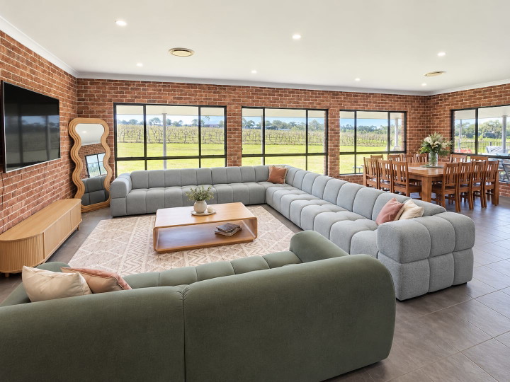 Family Farm Stay The Lodge Ironstone Estate - Cessnock