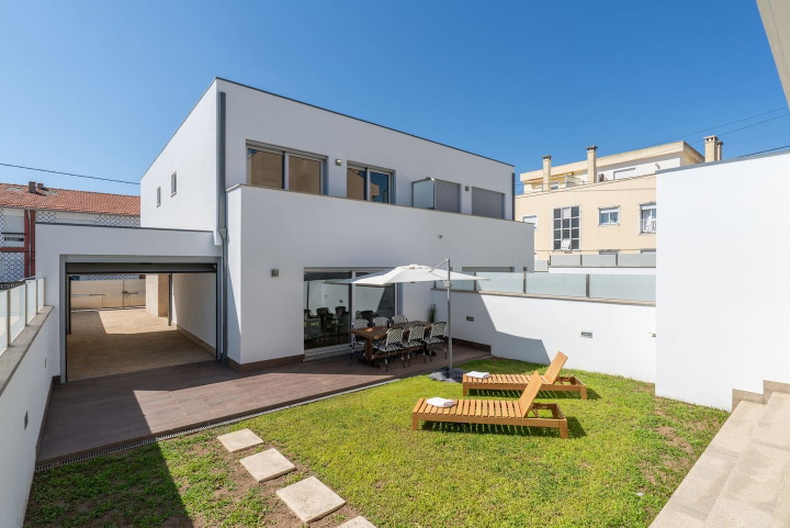 Stylish Home W/ Garage & Terrace By Hostwise - Senhora da Hora