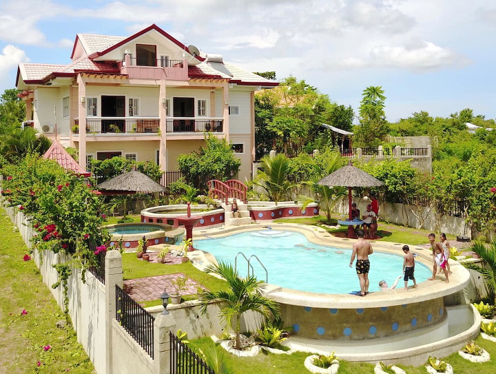 Free Transfers, Sleeps 20+, Pool, Wifi, Karaoke - Tagbilaran City