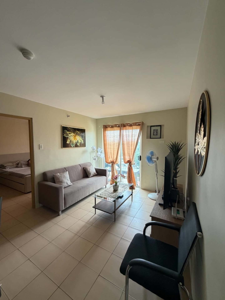 10th Top Floor, Mountain View With Balcony - Dumaguete