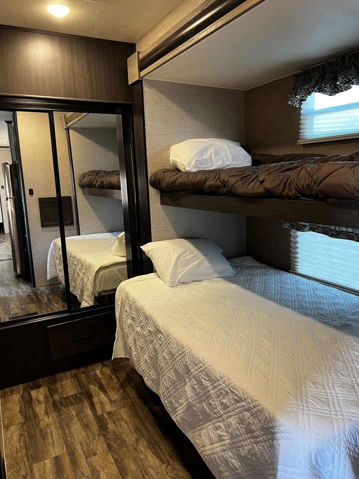 Canal Premier Travel Trailer 2bd - Big Pine Key, FL