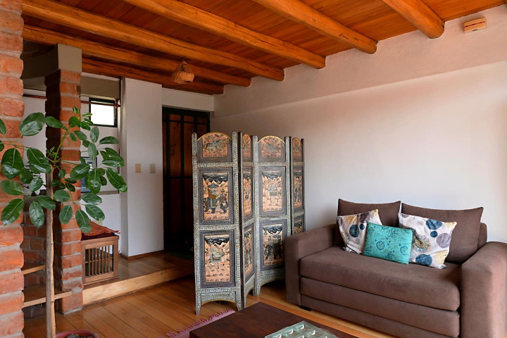 Guápulo: 1 Dormitorio, Sofá Cama Y Vista - Quito