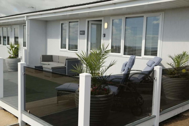 406 Sea View Road - Beach Front - Flamborough
