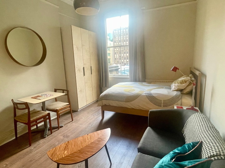 Charming, Central Suite - Dun Laoghaire