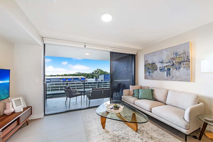 Stylish 1br Opposite Shops, Near Beach W/ Car Park - Marcoola