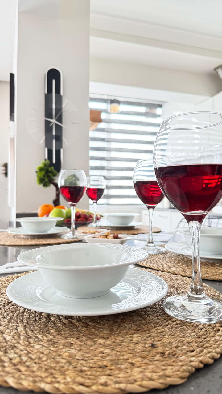 Spacious And Cozy Apartment Near The Historical Elevator - İzmir