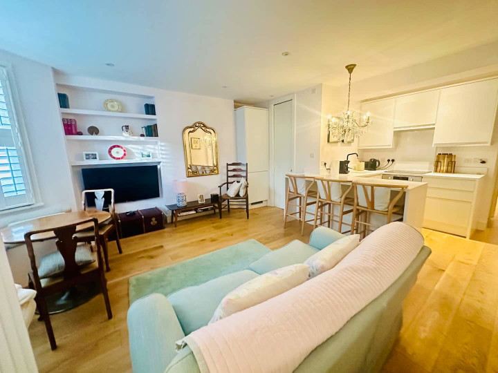 Charming, Immaculate 2 Bed Chelsea Garden Flat - Londra
