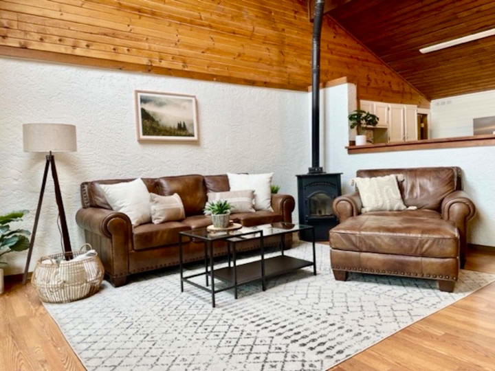Pine & Pond Newly Renovated Woodland Park Cabin! - Woodland Park, CO