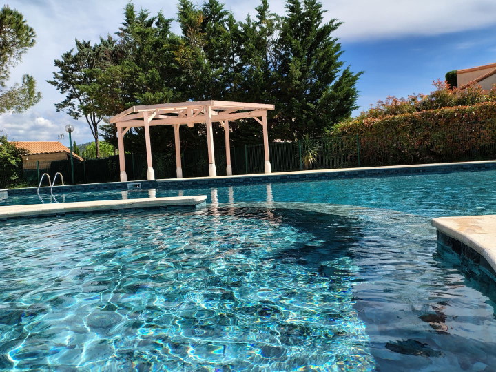 Maisonnette Climatisée, Tennis Et Piscine - Brignoles