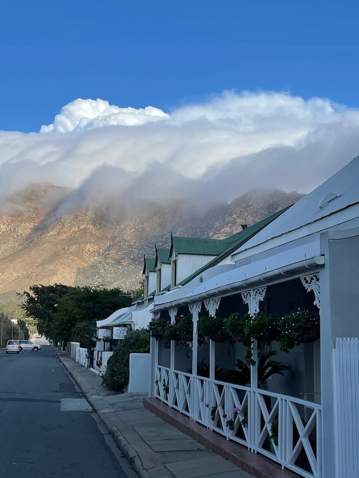 Connies Cottages - Carriage House - Montagu