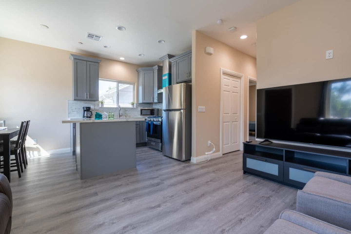 New Built, Cozy Home - 2bdrm, 2 Bath - Claremont, CA
