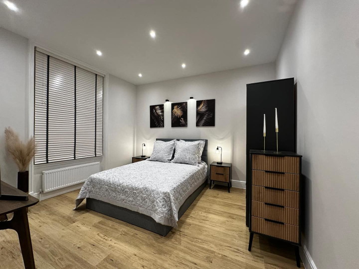 Large Spacious Luxury Apartment - Central London