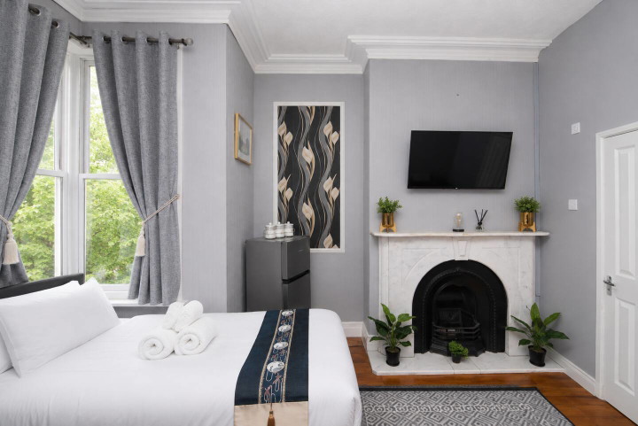 Woodville Lodge | Leeds City Stay & Free Parking - Leeds