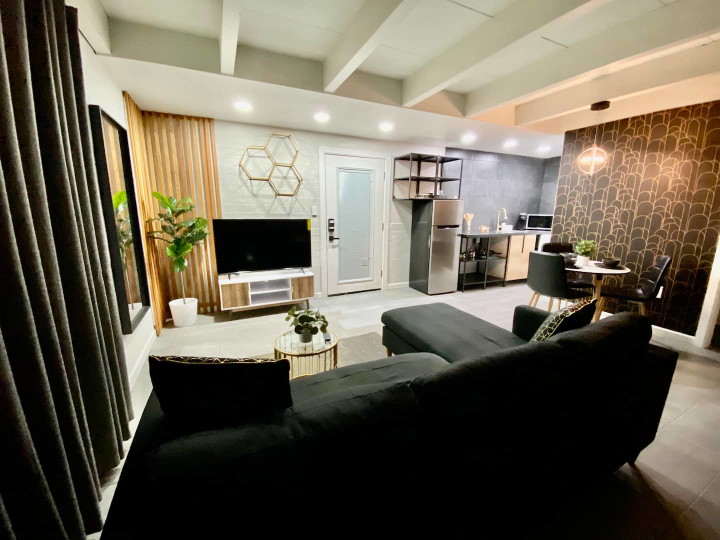 Mid-century Glam Studio - Yuma, AZ