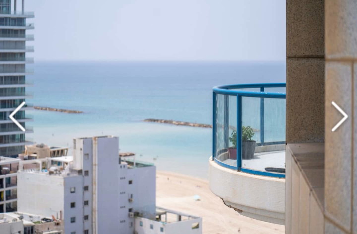 Beachfront Property With Balcony - Tel Aviv-Yafo