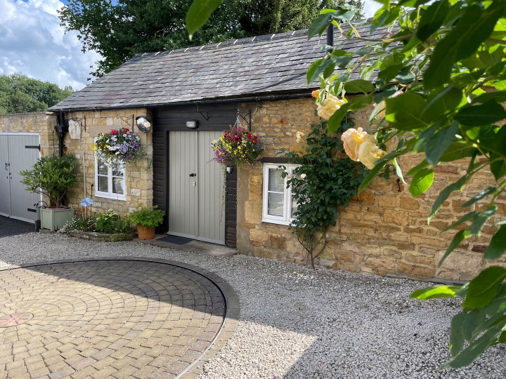 Detached Cottage In Cotswold Village - Broadway