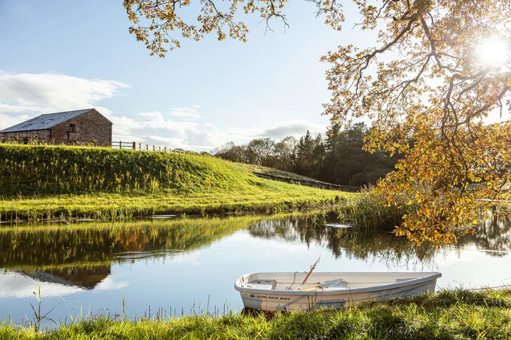 Lakeside Barn W/ Fantastic Views & Hot-tub - Kirkby Lonsdale