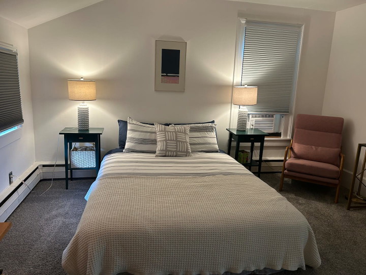 Centrally Located, 1 Bedroom Upstairs Apartment. - Ithaca, NY