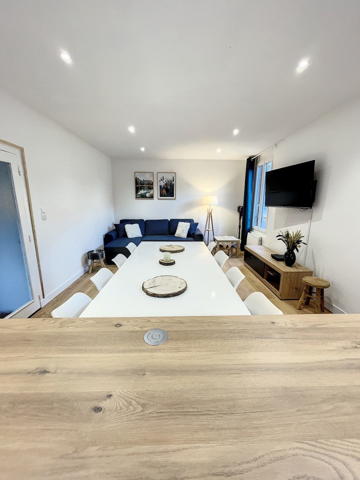 Maison Rénovée Avec Goût Rue Calme En Centre Ville - La Bourboule