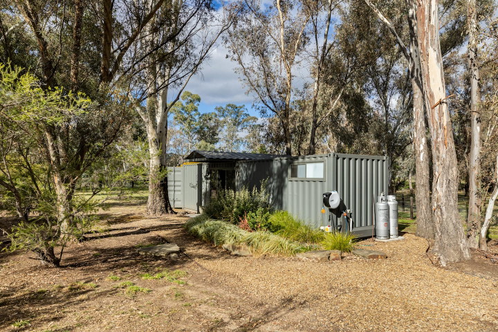"Contain Yourself In Mandurang" - Australië