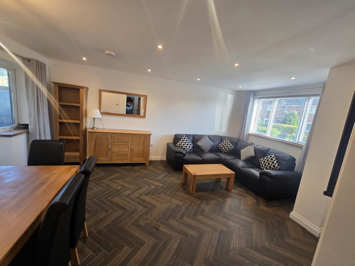 Modernised 3 Bed House - Wrexham