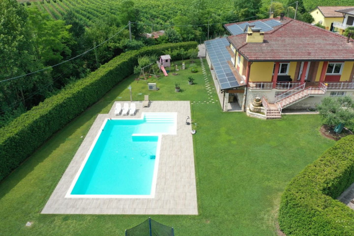 Wanderlust - 12 People With Swimming Pool - Conegliano