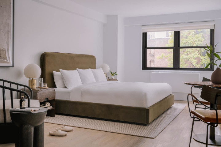 Superior Studio, 1 King Bed, Near Grand Central - Crown Heights, NY