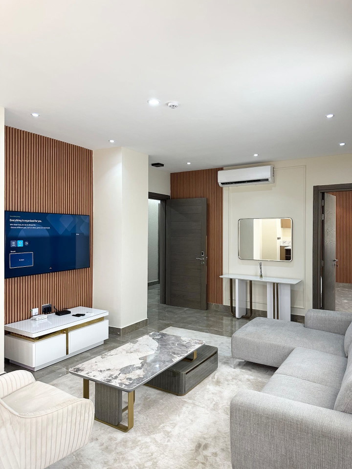 Cantonments/pool/good Roads/airport Proxi/central - Ghana