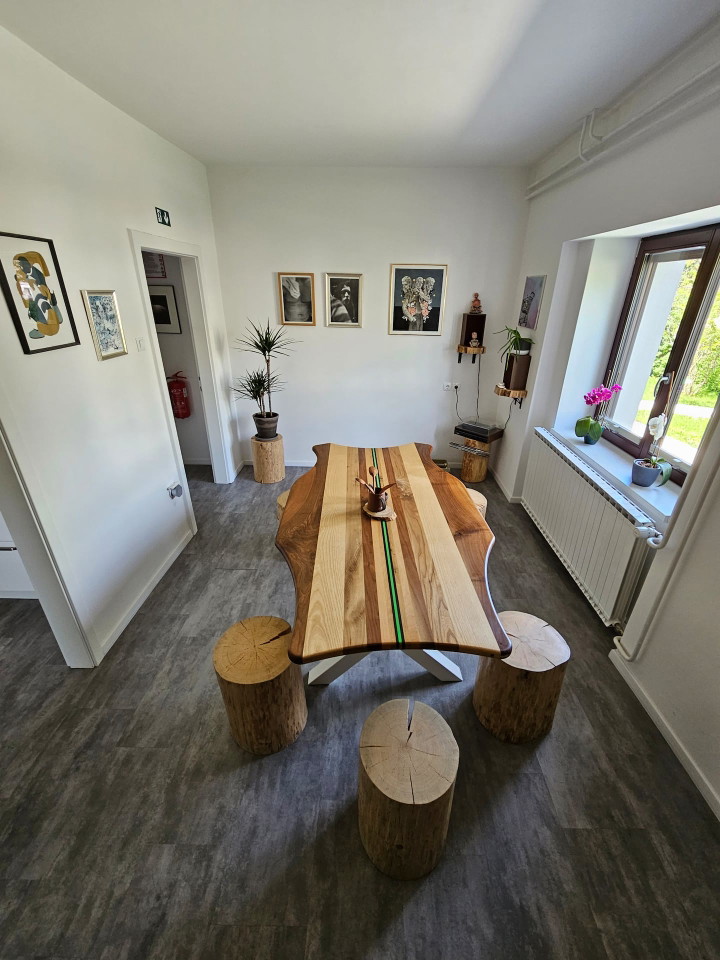 The Green Door Apartment  Center & Parking - Postojna