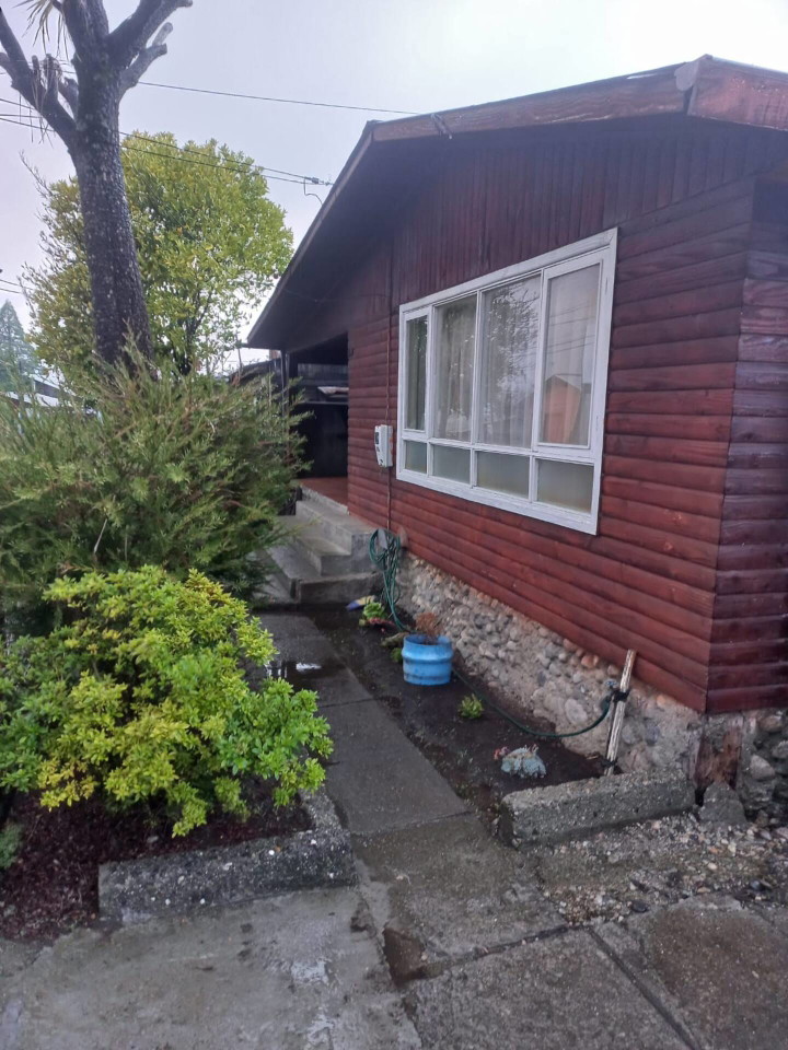 Cabin With Three Bedrooms And Parking - Panguipulli