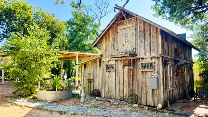 The Barn | 3 Blks To Main | Pet-friendly - Fredericksburg, TX