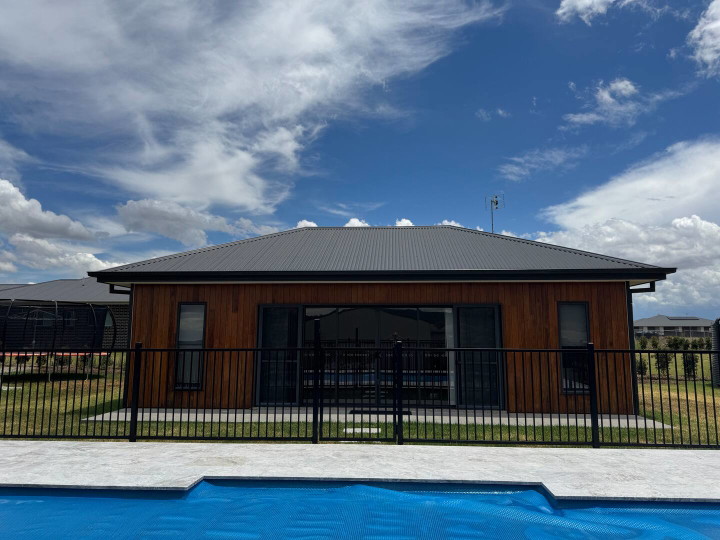 The Pool House - Tamworth