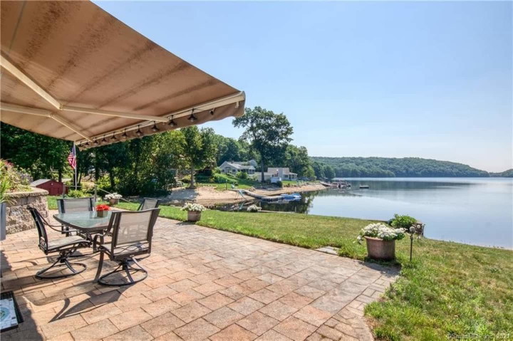 Beautiful Lakefront Retreat Just 15 Mins To Casino - Colchester, CT