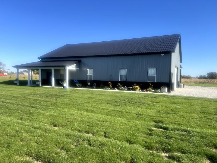 1100 Sq.ft. Barndominium W/loft - London, OH