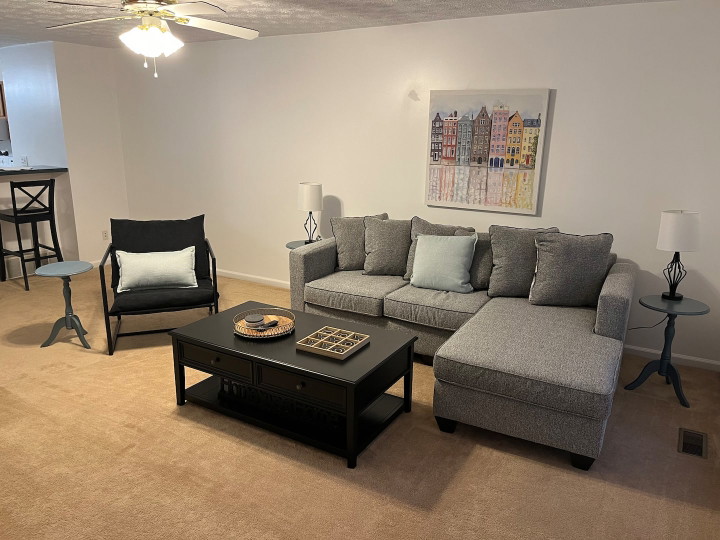 Two Bedroom Townhome With Garage - Charleston, WV