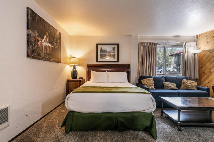 Cozy Studio W/kitchen #113 At Donner Lake Village - Truckee, CA