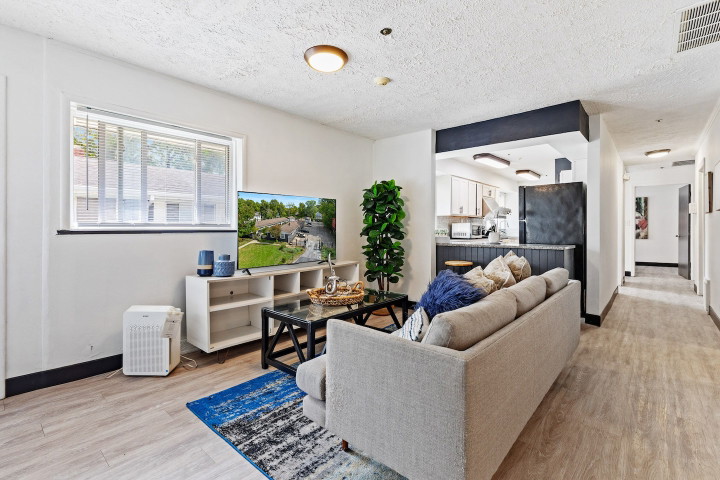 Cozy 2-bedroom Apartment In The Heart Of Indy - Indianapolis, IN