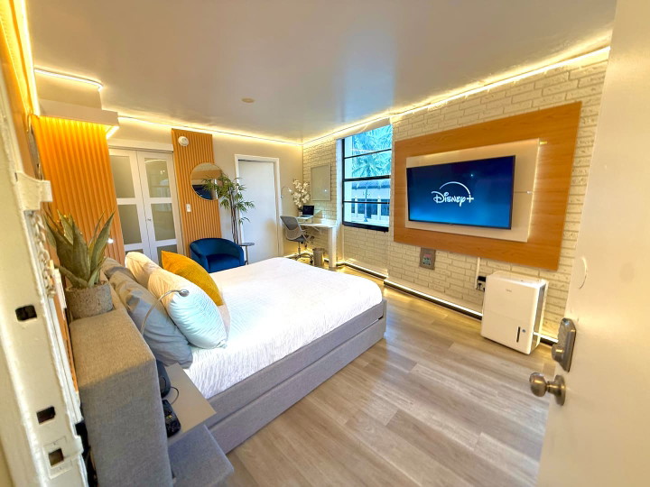 Stylish South Beach Studio | W/d & Walk To Beach - South Beach, FL