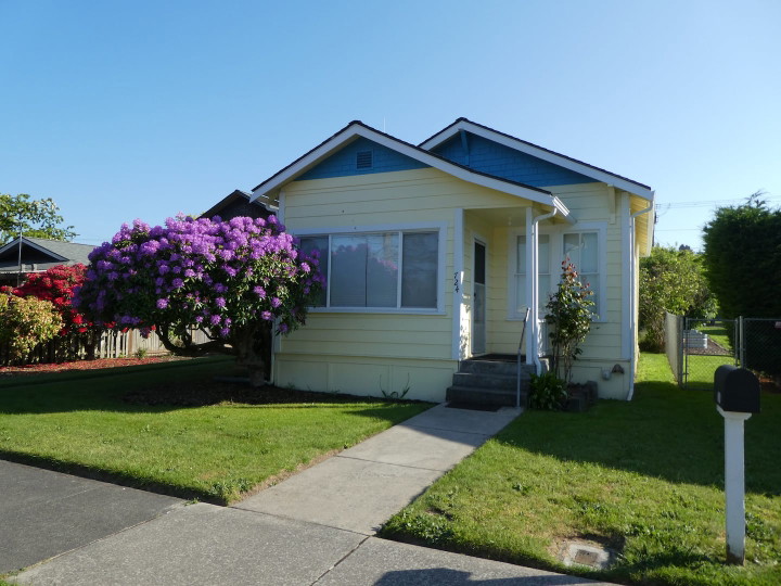 Cute & Cozy Mullan Cottage - Port Angeles, Washington