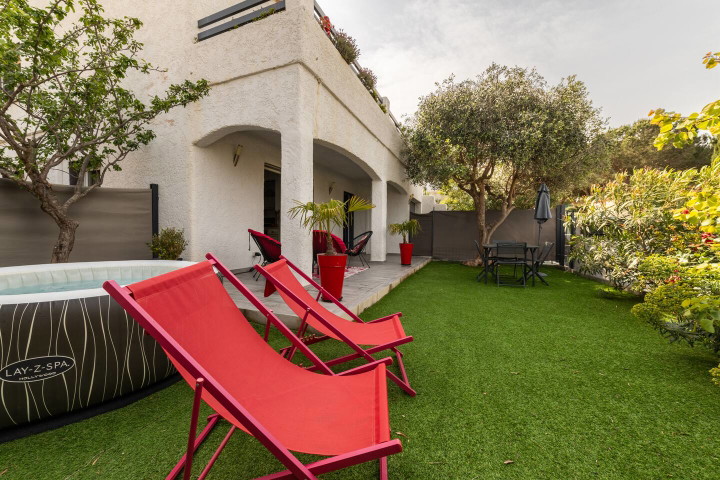 Joli Bas De Villa De 65 M², 2 Chambres, Jardin - Ollioules