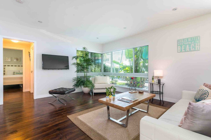 Tropical Paradise Beach Getaway, Villa #1 - Tamarac